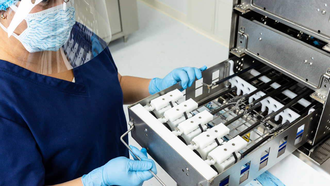 Why you need an ultrasonic to clean robotic instruments - Getinge