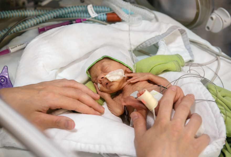 Schonendere Beatmungsstrategien für Neugeborene - Getinge