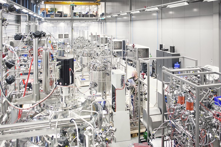 Applikon BioProduction - Stainless steel bioreactor for cGMP production