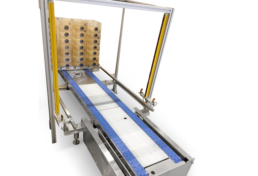 Robotic Cage Handling System for Tunnel Washers - Getinge