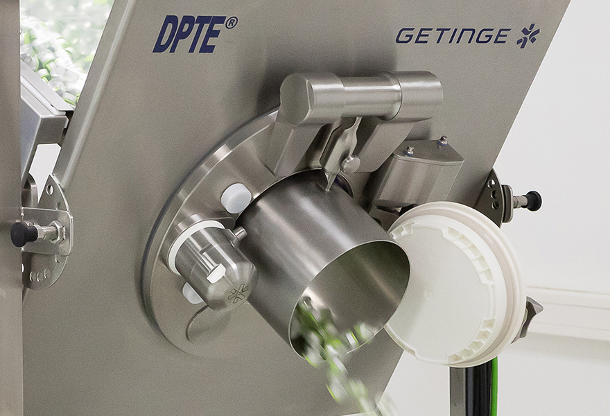 Externally operated and automated DPTE® rapid transfer port - Getinge