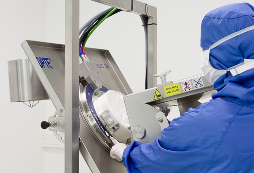 Externally operated and automated DPTE® rapid transfer port