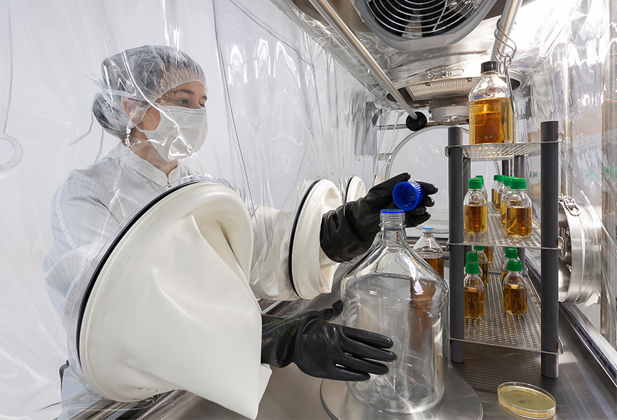 ISOFLEX-S – Soft wall sterile isolator - Getinge