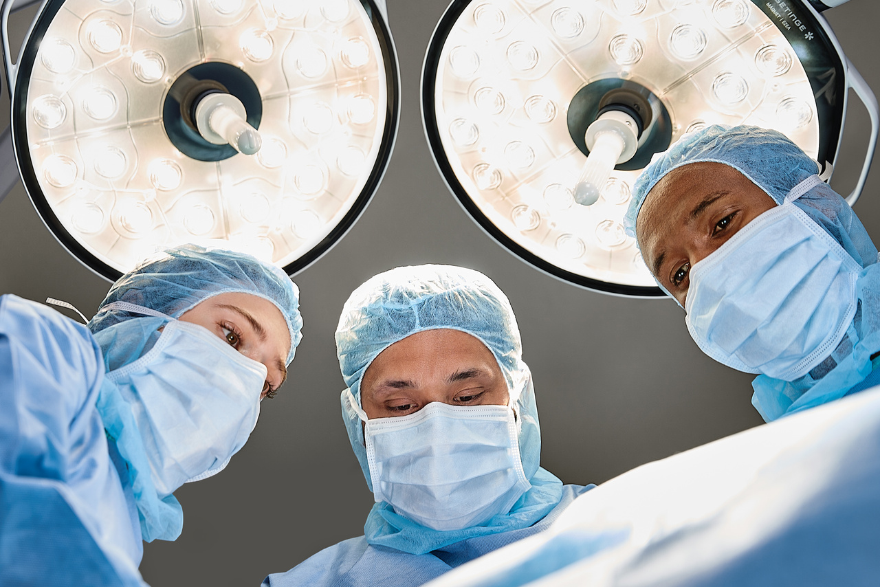 Maquet Ezea surgical light - Getinge