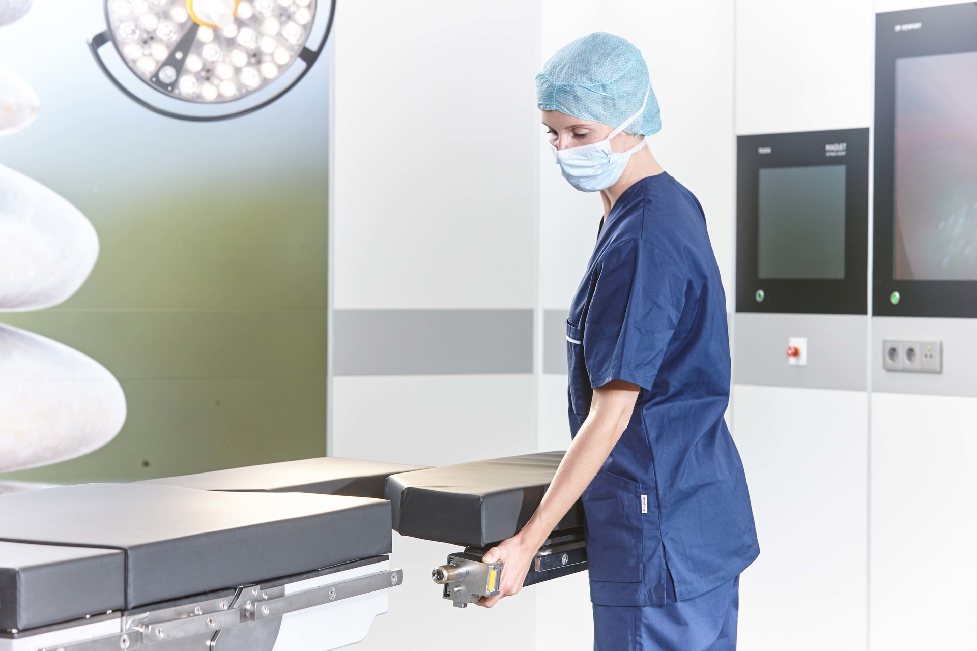 Maquet Lyra - Mobile Operating Table - Getinge